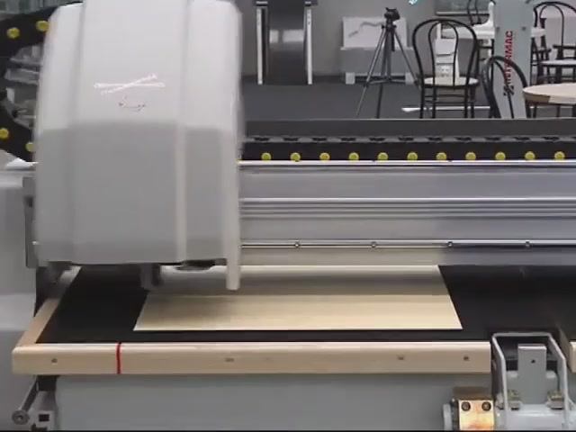 Резка виниловой плёнки на столе раскроя монолитного стекла Intermac Genius 37 СТ-RS (RS-A).