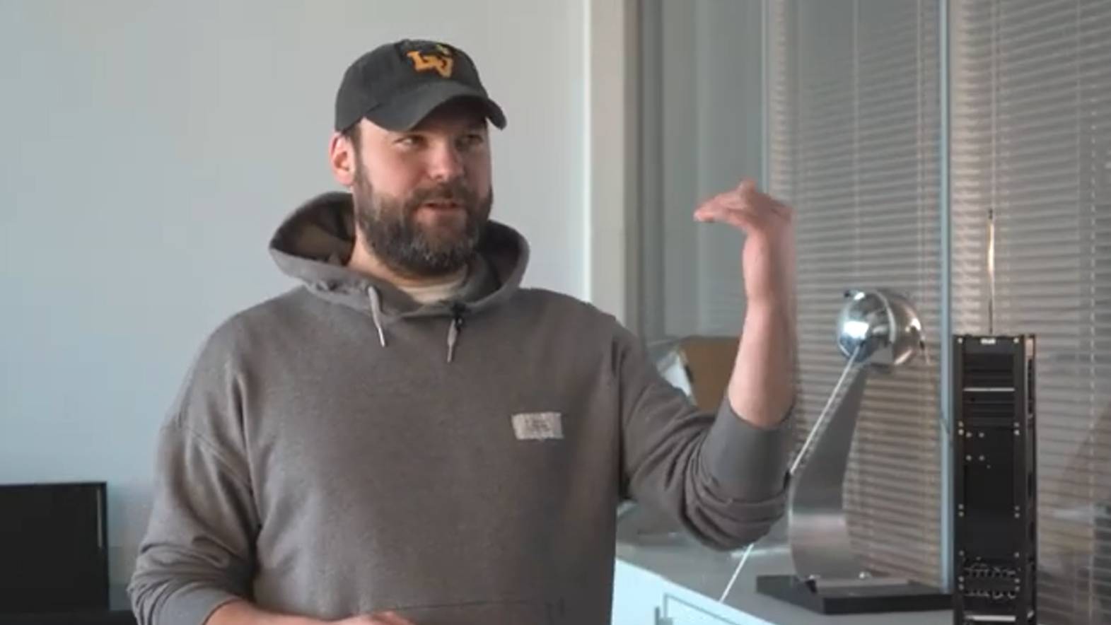 Интервью с Антоном Оссовским, основателем компании Avant Space