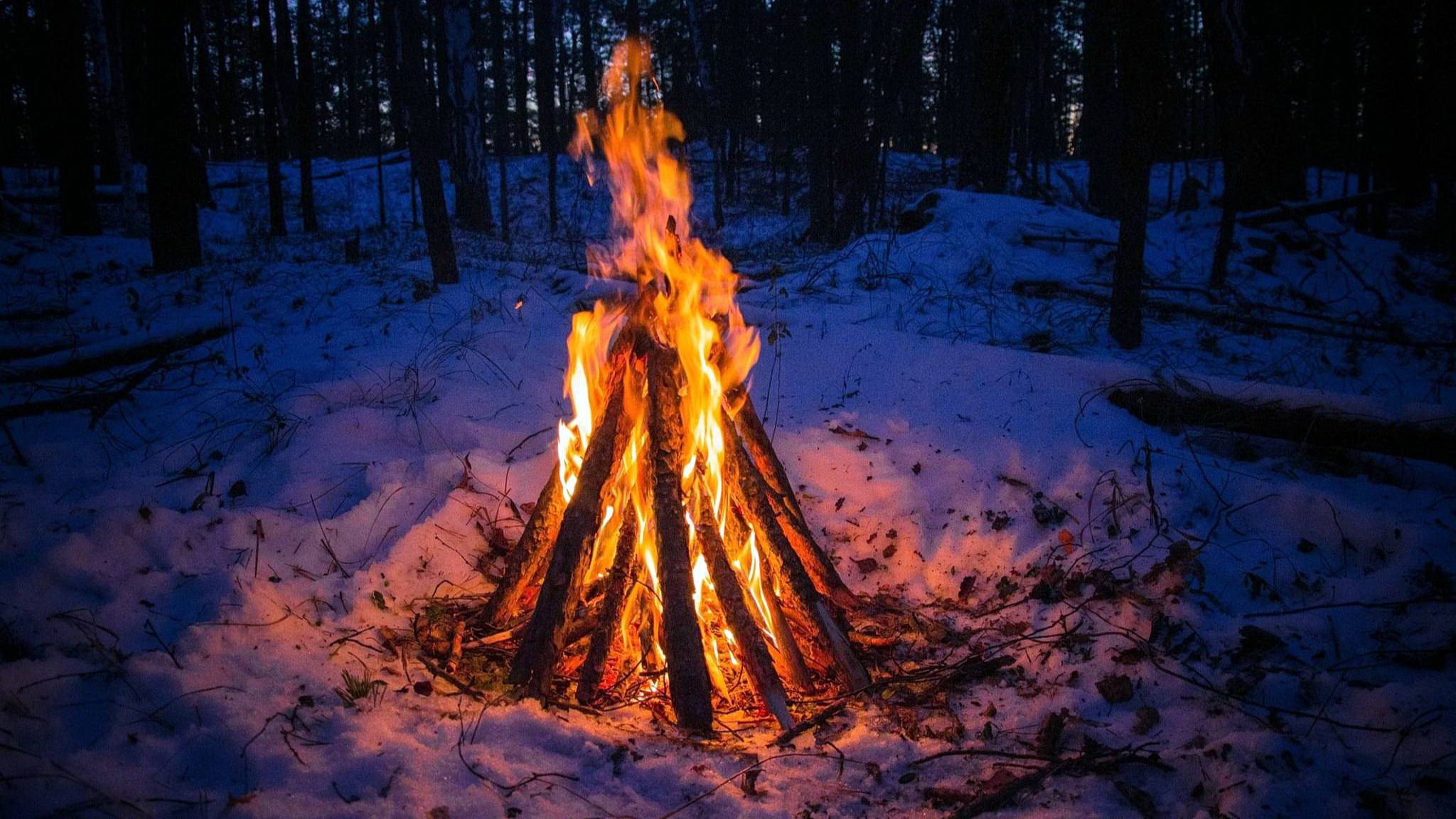 Костёр на снегу