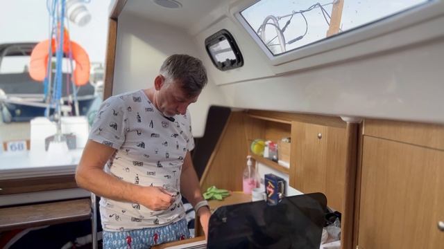 Просто на парусной яхте