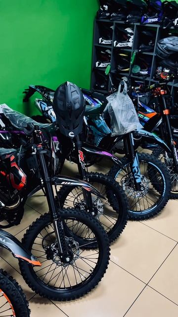 Мотоциклы, питбайки и другая мототехника летнего ассортимента в наличии в мотосалонах Мототека!