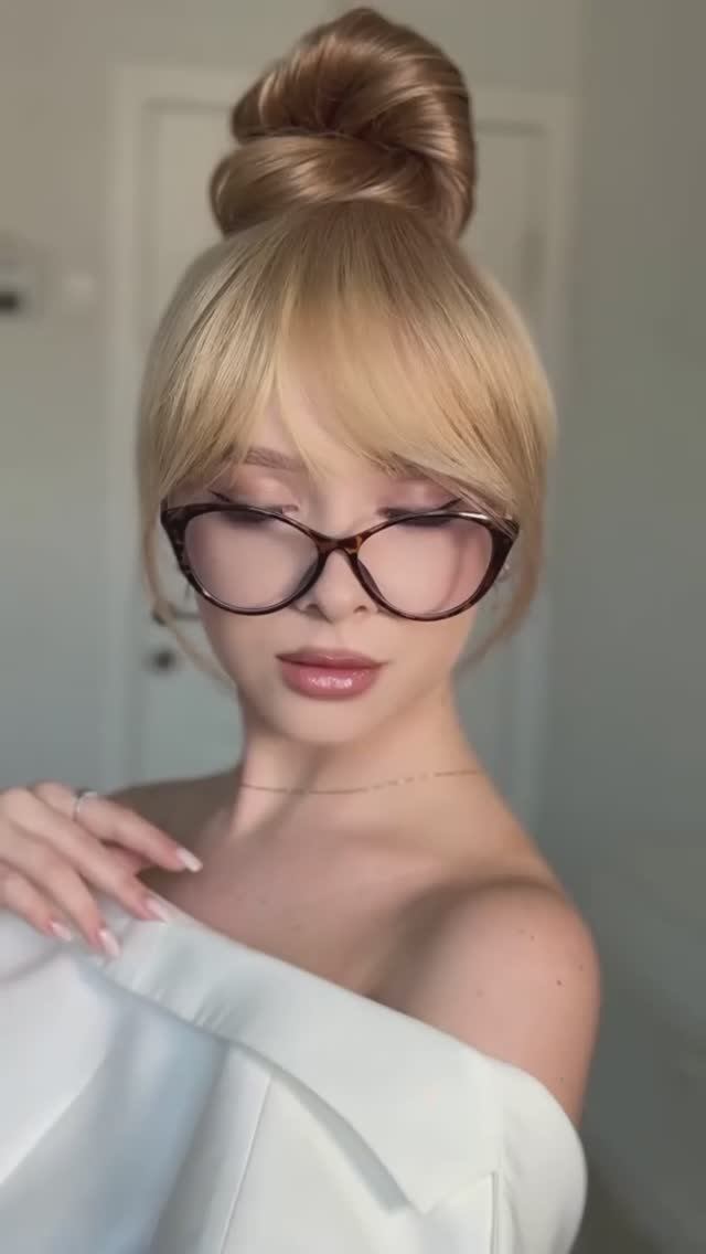 Стильный и актуальный пучок с фальшь-челкой #прическа #укладка #волосы #пучок