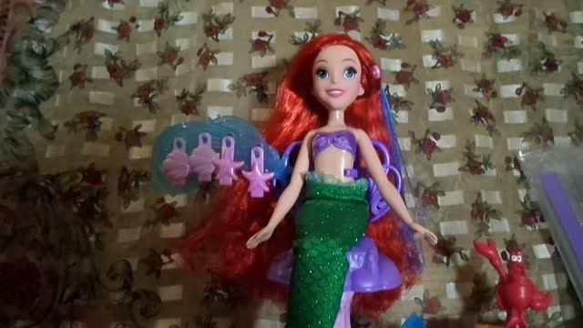 Обзор на куклу Русалочку Ариэль с набором прядильным станком