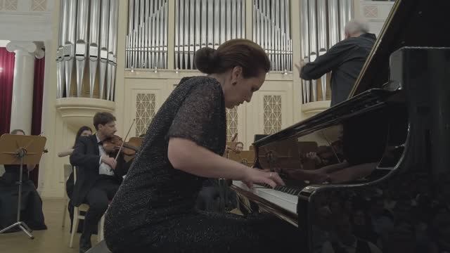 РАХМАНИНОВ. Концерт для фортепиано с оркестром № 2 до минор, соч.18. Солистка - Анна ШЕЛУДЬКО