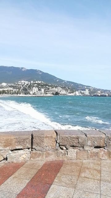 Ялта. Шторм. Завораживает)