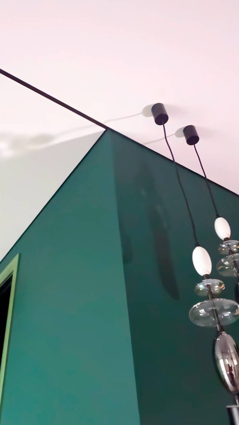 45 м² за 3 дня: тканевый натяжной потолок DESCOR, теневой контур и «парящий» эффект ✨