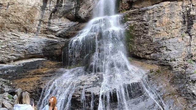 Прогулка к водопаду "Фата невесты" (Чукураксу) у границы Узбекистана и Кыргызстана