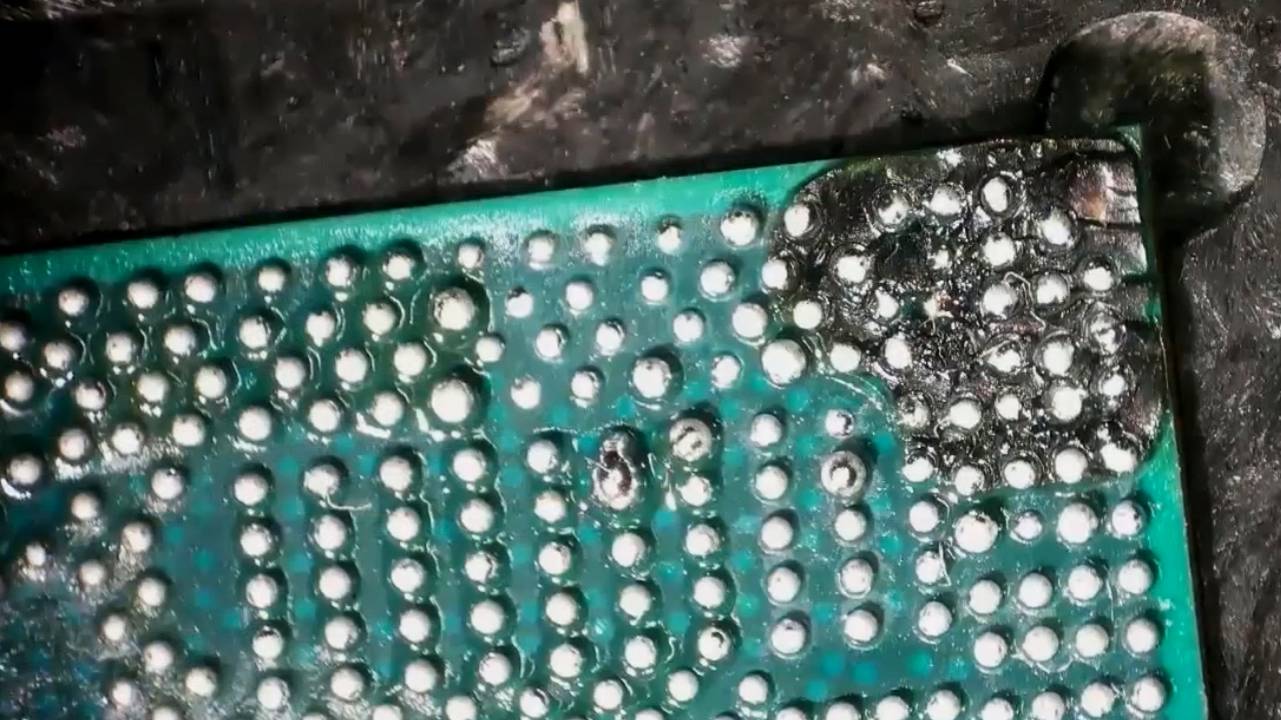 Пайка QFN, реболл EMMC и BGA процессоров. Восстановление шлейфа. Удаление компаунда Lenovo.