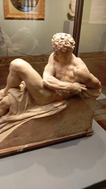 День. Вечер. Микеланджело.