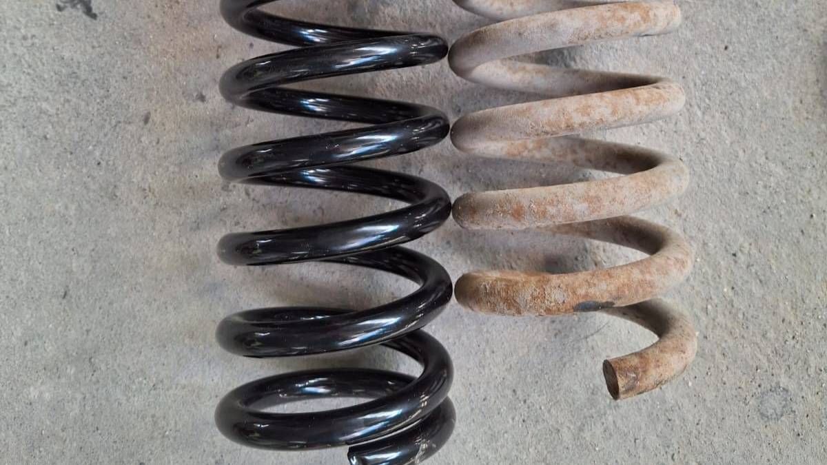 Мерседес 190 w201. Замена задних пружин на новые