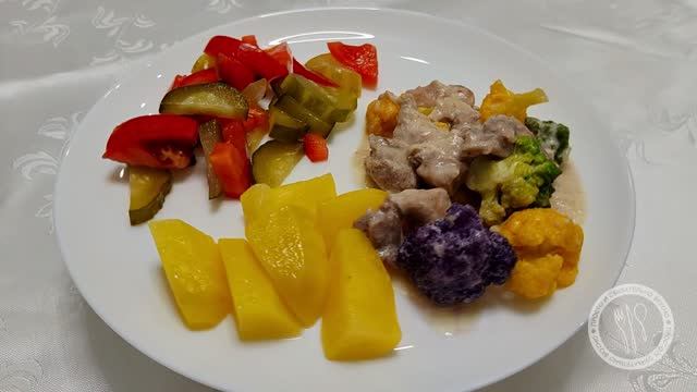 КУРИНЫЕ БЕДРЫШКИ с цветной капустой в СЛИВОЧНОМ соусе