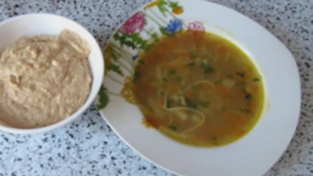 Вы это выбрасываете? А я готовлю два блюда