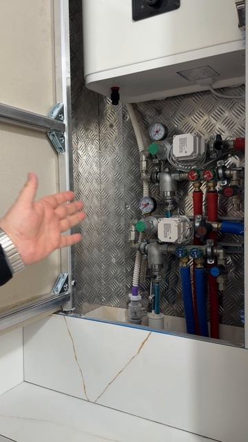 Расположение коллекторного узла в душевой