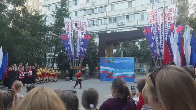 Петушок и курочки. )