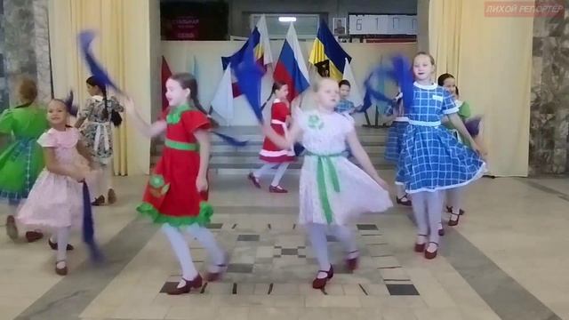 Синий платочек танец