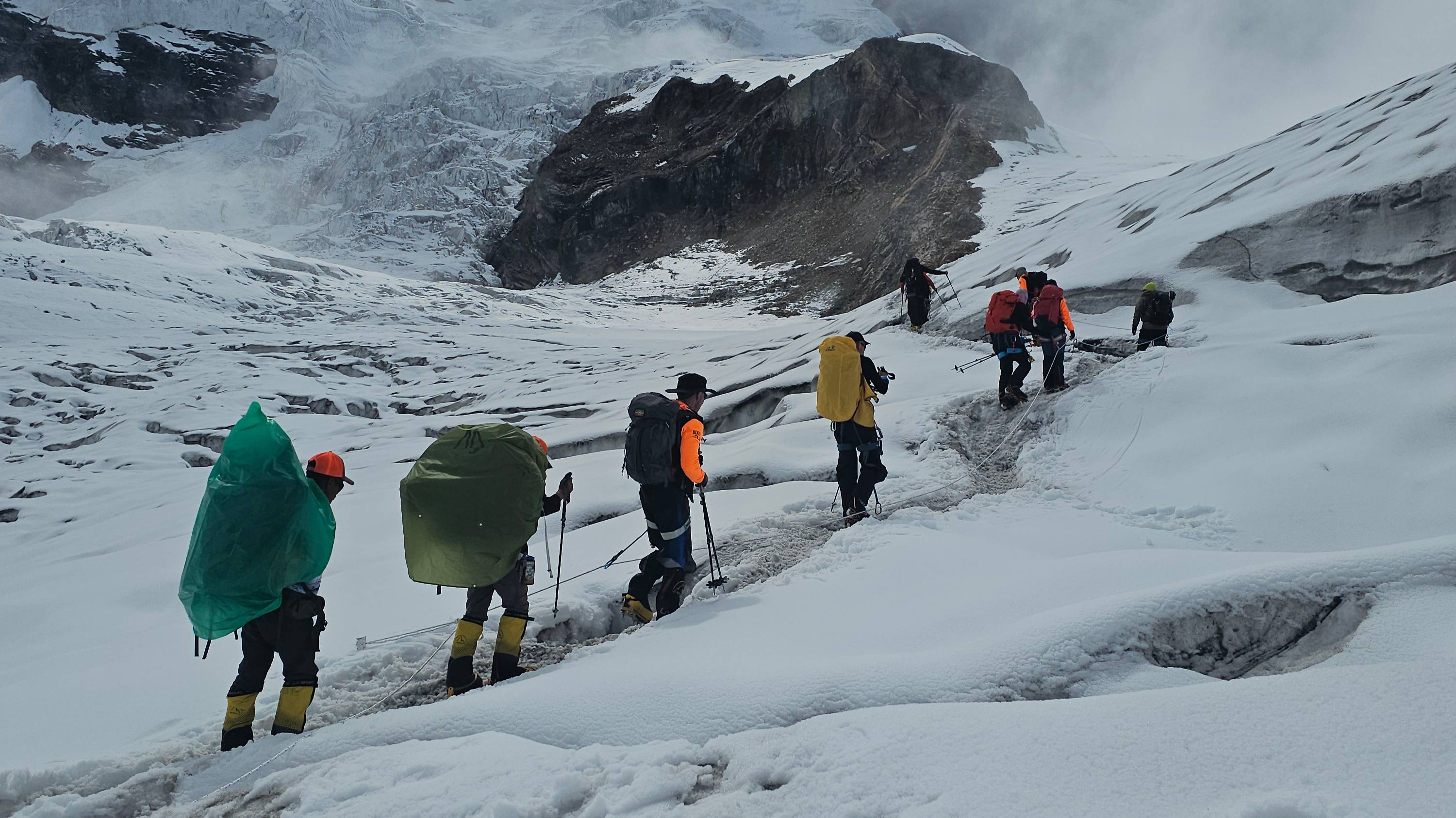 Гид Андрей Березин о первом акклиматизационном выходе экспедиции Манаслу-25 в Лагерь 1