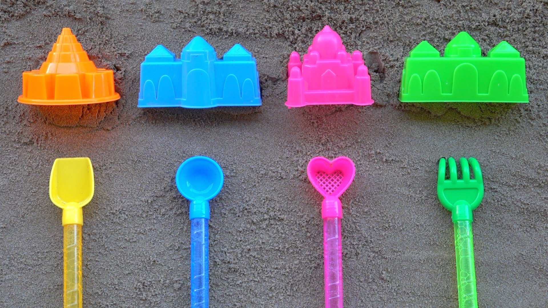 Учим цвета и цифры с цветными Формочками и разноцветными игрушки  | Игрушечные Детские Инструменты