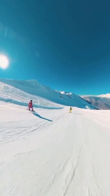 Эльбрус. Катаемся на сноубордах с друзьями