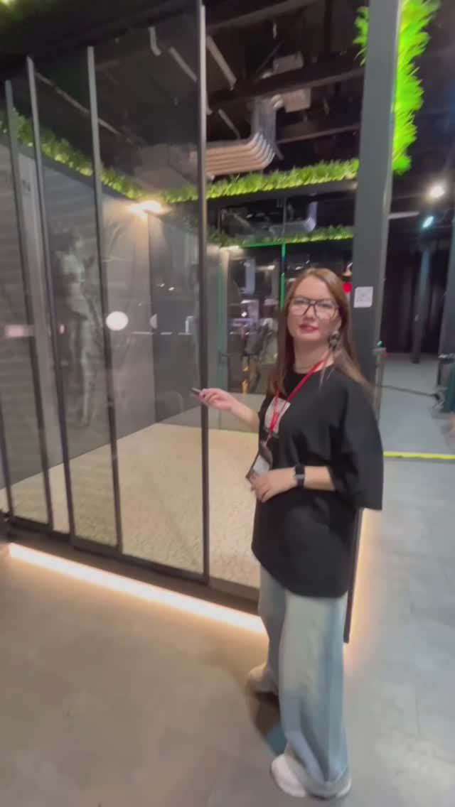 Перегородка с электроприводом и пультом управления.  Хочешь такую!? ВЛАДИМИРСКАЯ ФАБРИКА ДВЕРЕЙ.