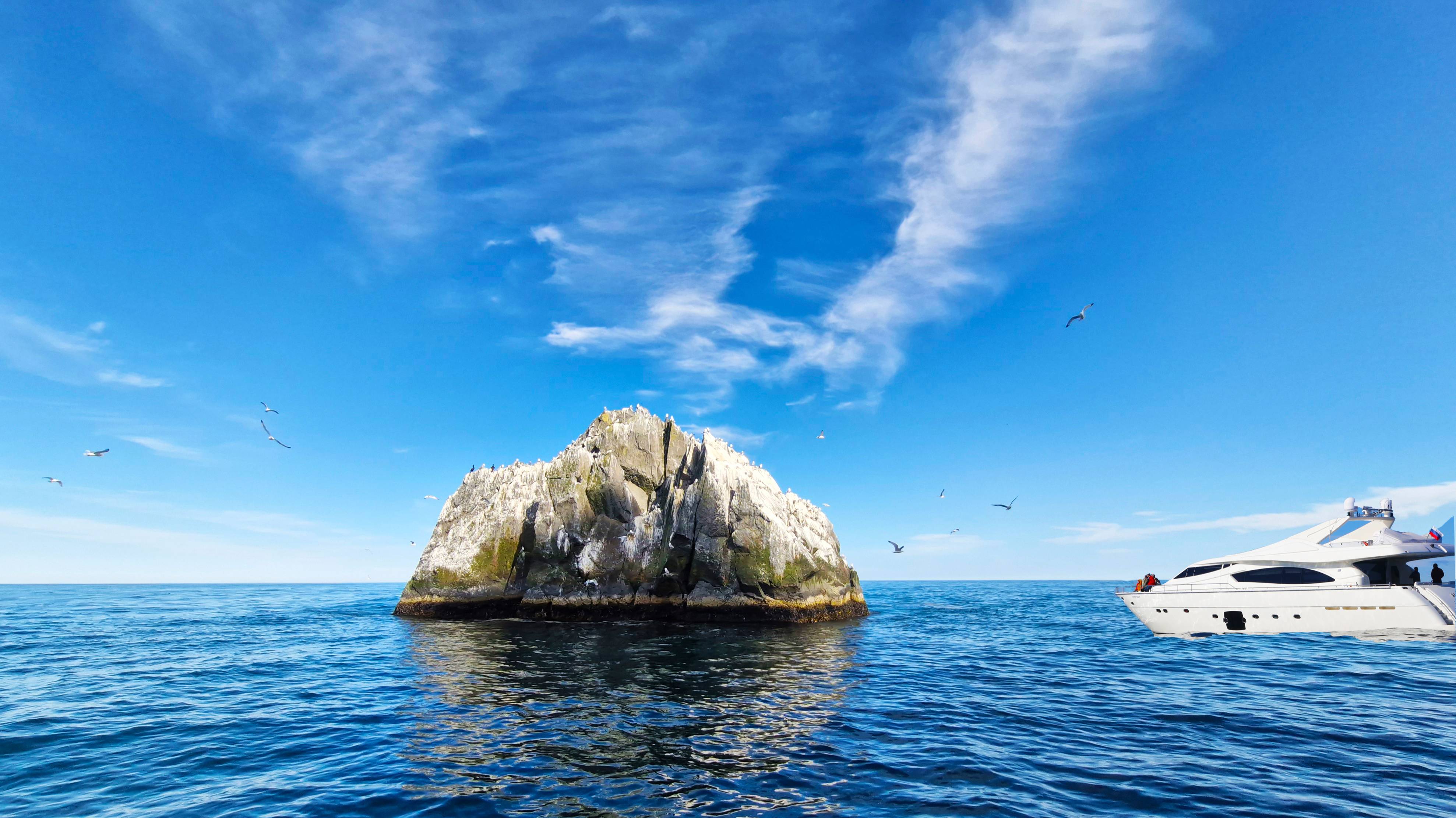 Наш завтрак на берегу океана.