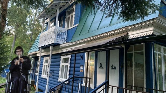 “Still waiting at the door” on recorder.| Gleb Kuznetsov. 05.09.2025