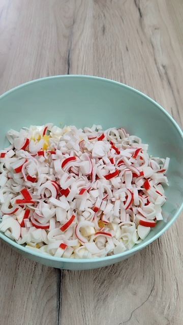 Салат с кальмаром