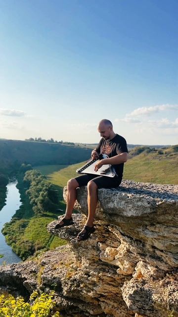 Гусли, небо и Una mattina 💙 #гусли #unamattina #ludovicoeinaudi #instrumentalmusic #русь