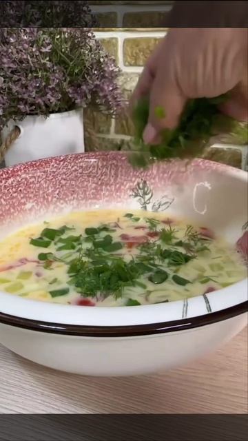 Омлет с сыром и помидорами 
⏰ 17 минут
180 ℃ #рецептыдляаэрогриля #аэрогриль #рецепты #готовимдома