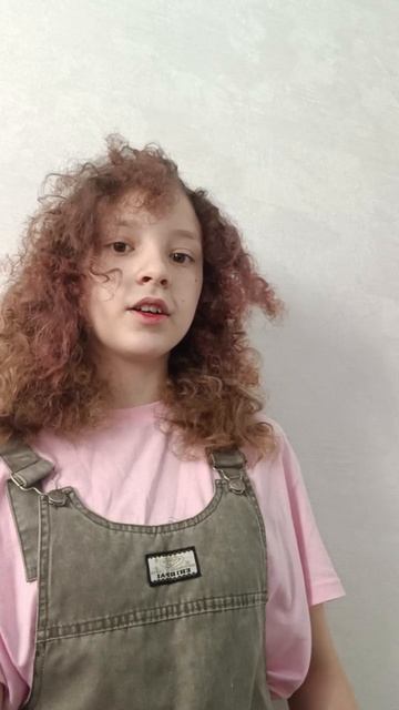 Катюша 5 лет занимается английским языком в нашем центре, сейчас подключили русский и математику