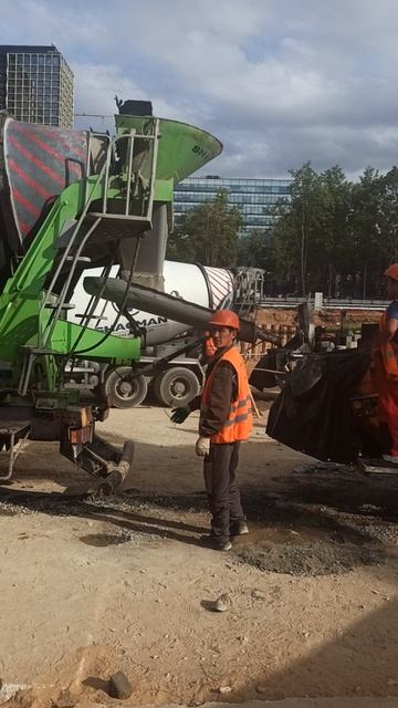 Подача бетона. Бетононасосом.