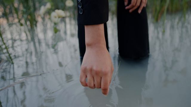 10677319-uhd_4096_2160_25fps