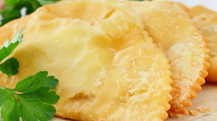 Чебуреки с гречкой и грибами.