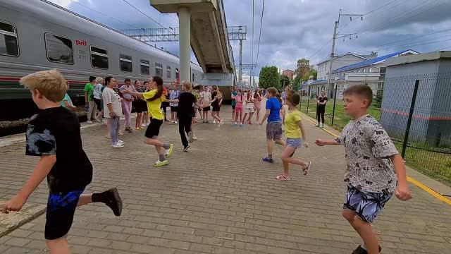 2025_Затейники_поезд в Москву_станция Данилов