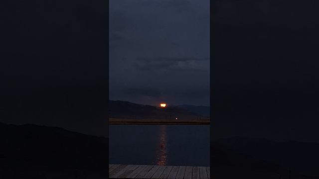 Наблюдаем как восходит луна. Кош-Агач. Республика Алтай.