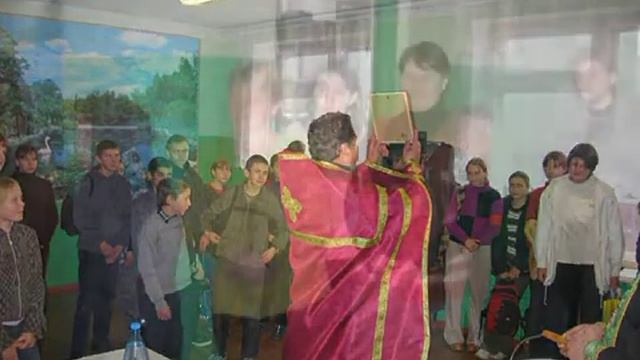 ч2 2005 г Освящение школы 4 мин