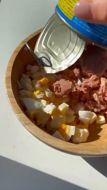 БЫСТРЫЙ И ОЧЕНЬ ВКУСНЫЙ ЗАЛИВНОЙ ПИРОГ С ТУНЦОМ, ЯЙЦАМИ И ЛУКОМ 🧅 #пирог #заливнойпирог #выпечка