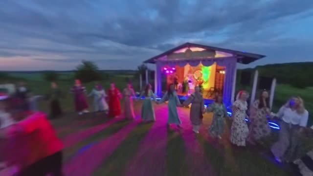 МОЩНАЯ объединяющая песня с мужским ХОРОВОДОМ🔥 БРАТЬЯ- Союз Шадровых!