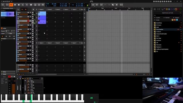 State Azure Live Stream ⧸⧸ Trying some Ambient Techno⧸House in Bitwig 6