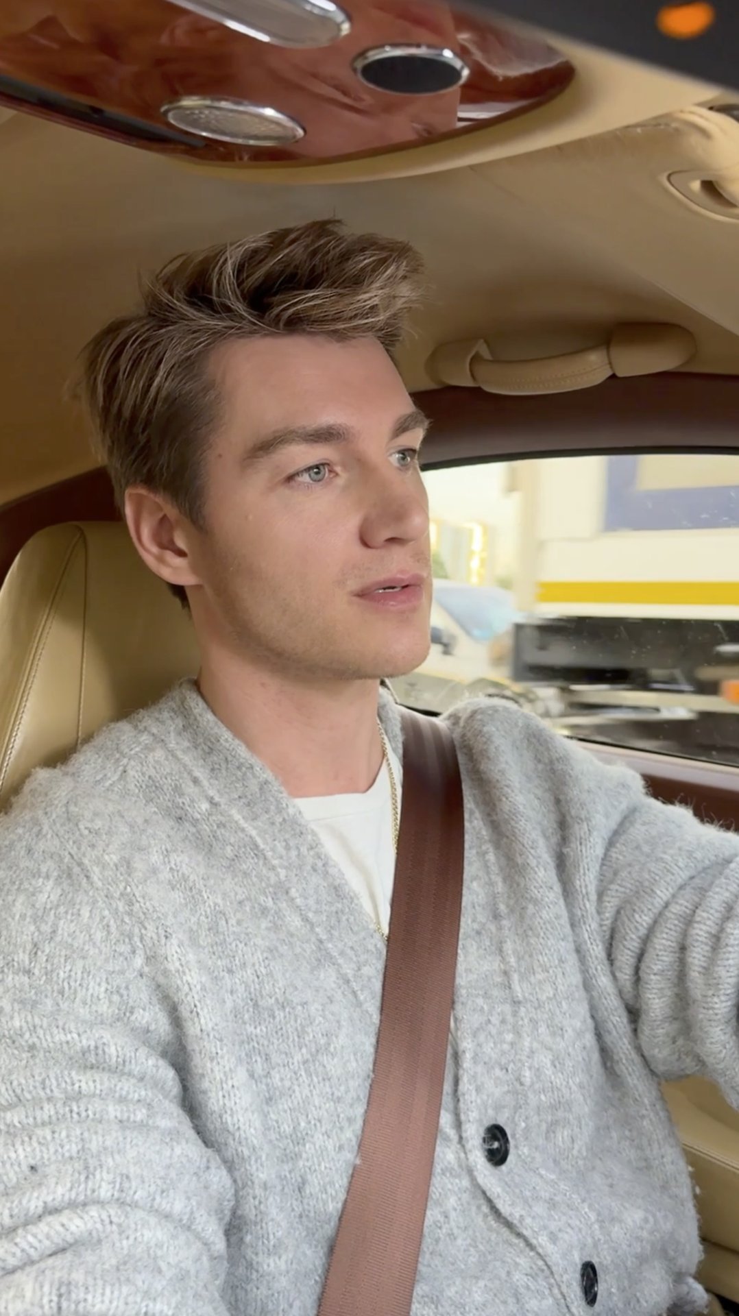 Алексей Воробьев - роман в стихах Письмо в прошлое (автор - А.Воробьев) // Уже во всех книжных