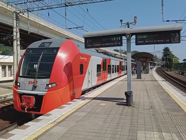 Самая первая «Ласточка»: ЭС1-001 на станции Хоста