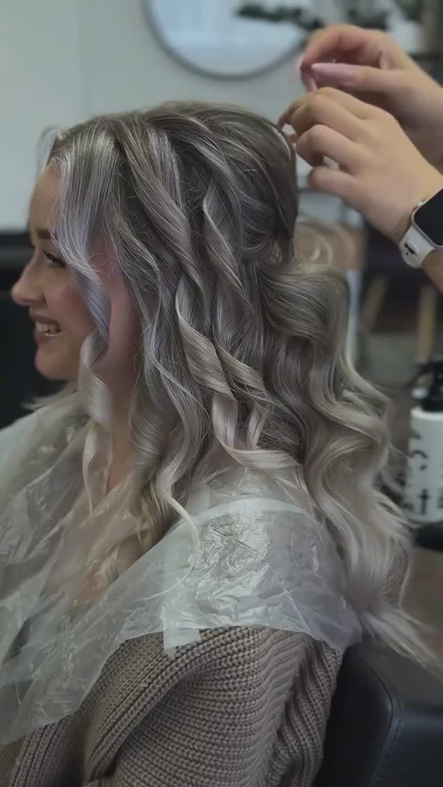 Текстурная мальвинка на утюжок #прическа #укладка #волосы #локоны