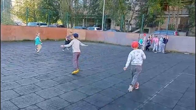 Знакомство с объектами городского пространства. Хоккейная коробка