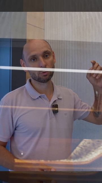 Дверь в парном помещении