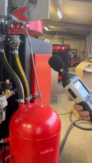 🔊На сколько децибелов шумит пескоструйная камера?