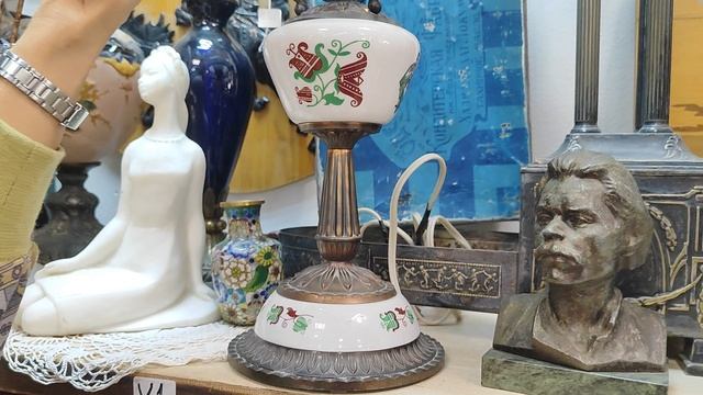 старинные настольные лампы. керосиновые и электрические.