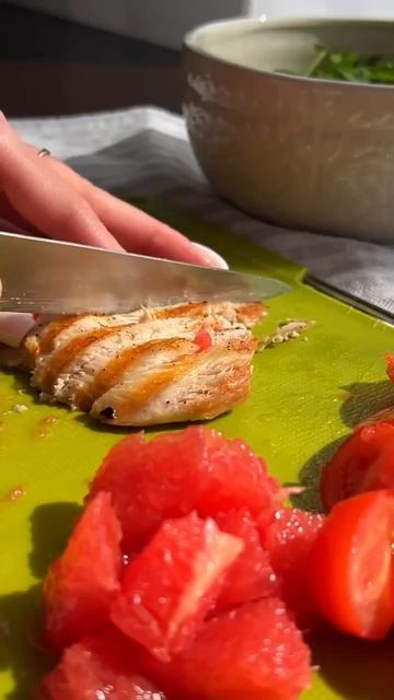 Легкий, летний салат - идеальный вариант ужина #салат #дляужина #готовимдома #рецепты