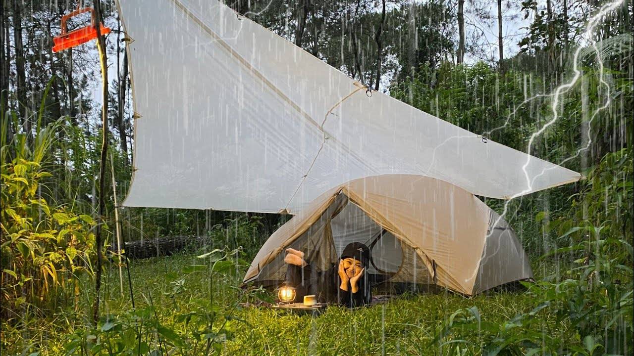 ОДИНОЧНЫЙ КЕМПИНГ В ГУСТОМ ТРОПИЧЕСКОМ ЛЕСУ☀️РАССЛАБЛЯЮЩИЙ КЕМПИНГ В УЮТНОМ ТРОПИЧЕСКОМ ЛЕСУ☀️