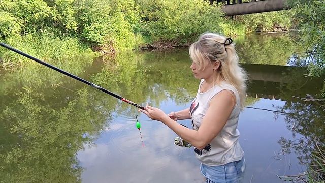 Отдыхаем на даче в России.Рыбалка в России, паримся в бане, купаемся в бассейне. Отдых, Развлечения