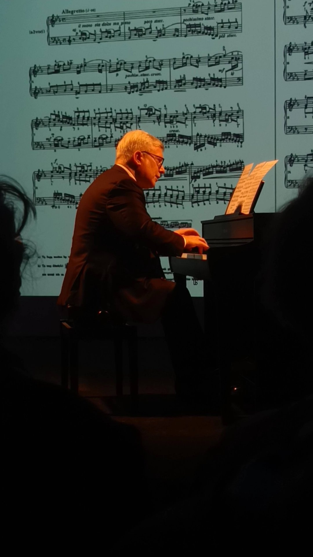 Алексей Сканави - фуга И.С. Баха...с комментариями