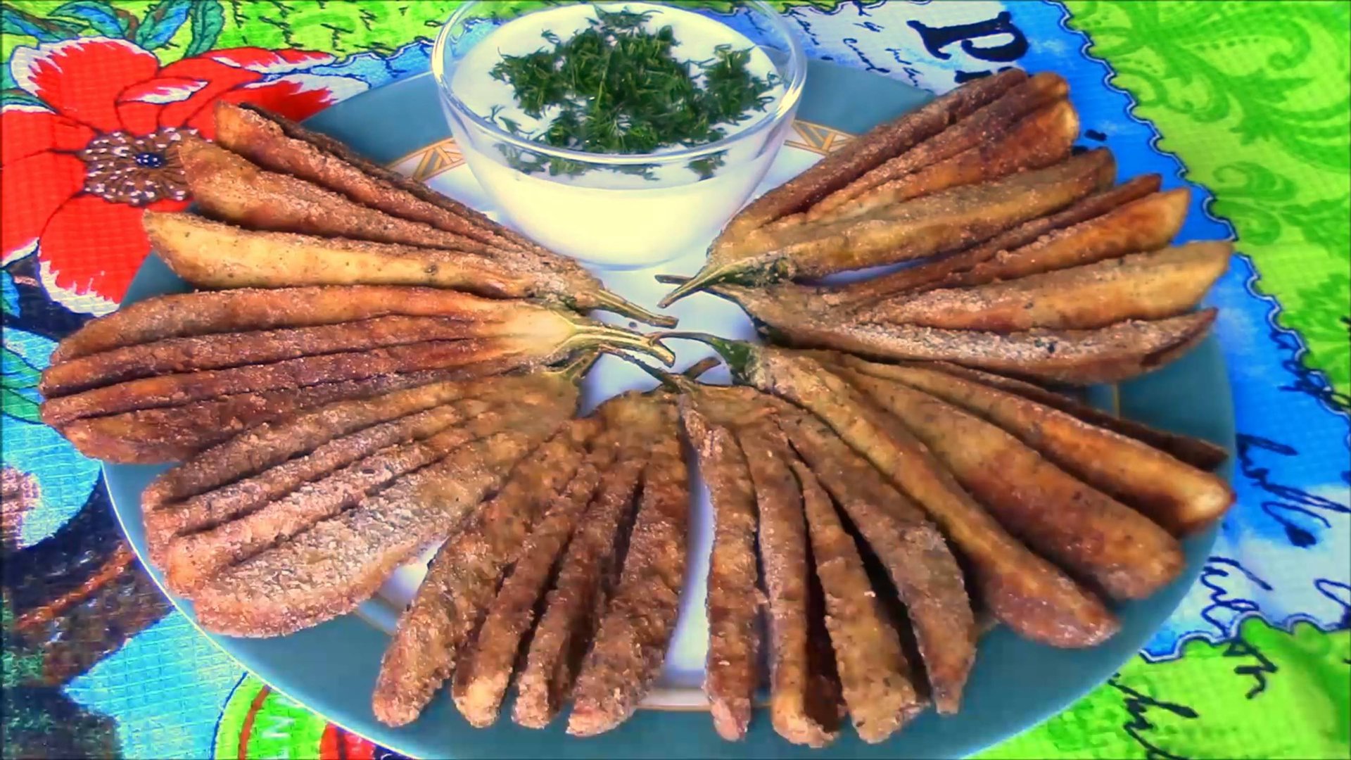 Веер из баклажанов в хрустящей корочке.